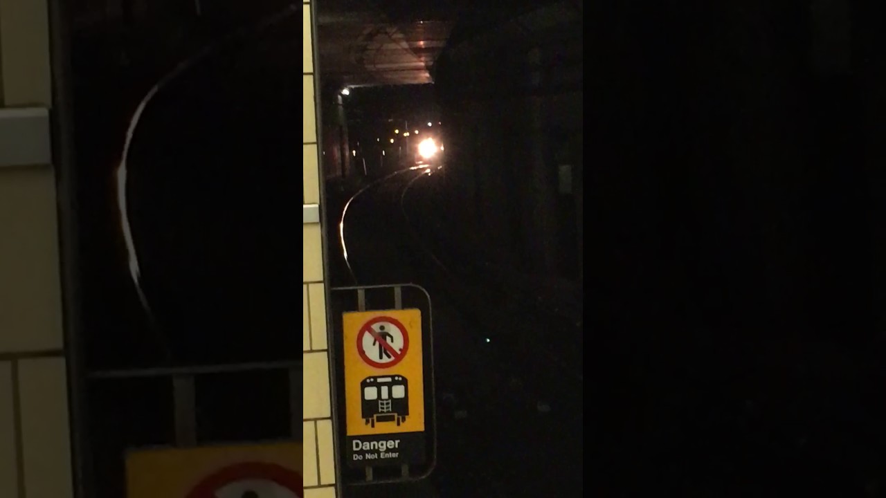 Ttc subway 7000 - YouTube