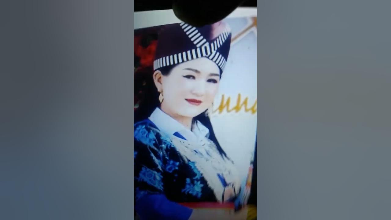 Bee Moua hais rau Mim Kwm niam Kaub Yau - YouTube