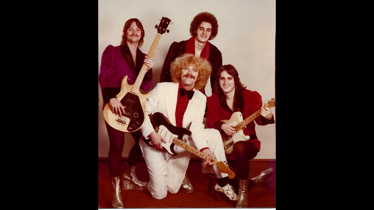 Kuether brother's band 1975 Killing time at the motel - YouTube