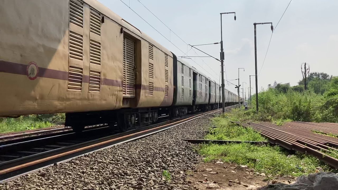 Yellow & Blue Full Packed Bogie Maal Gadi | Train Video | iPhone se2 ...