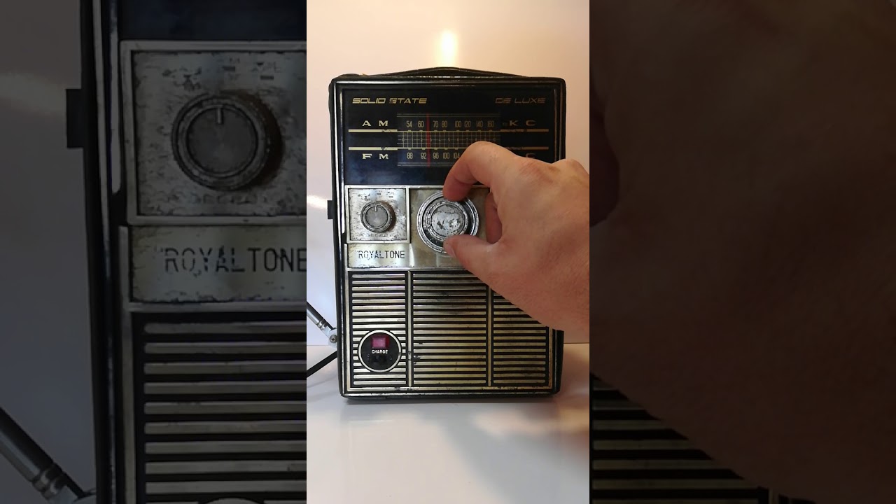 Royal Tone Solid State DeLuxe Radio Demo - YouTube