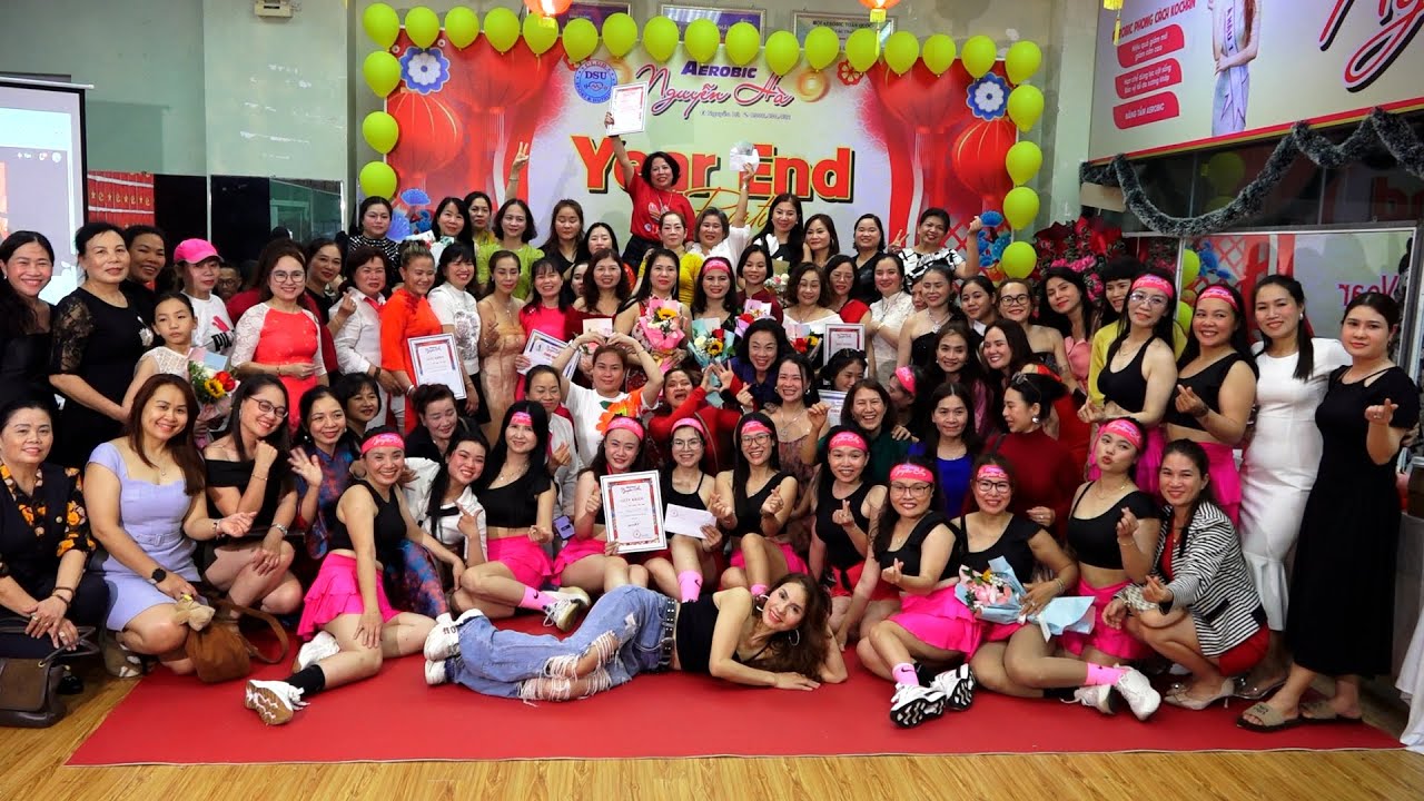 AEROBIC NGUYỄN HÀ - YEAR END PARTY - YouTube