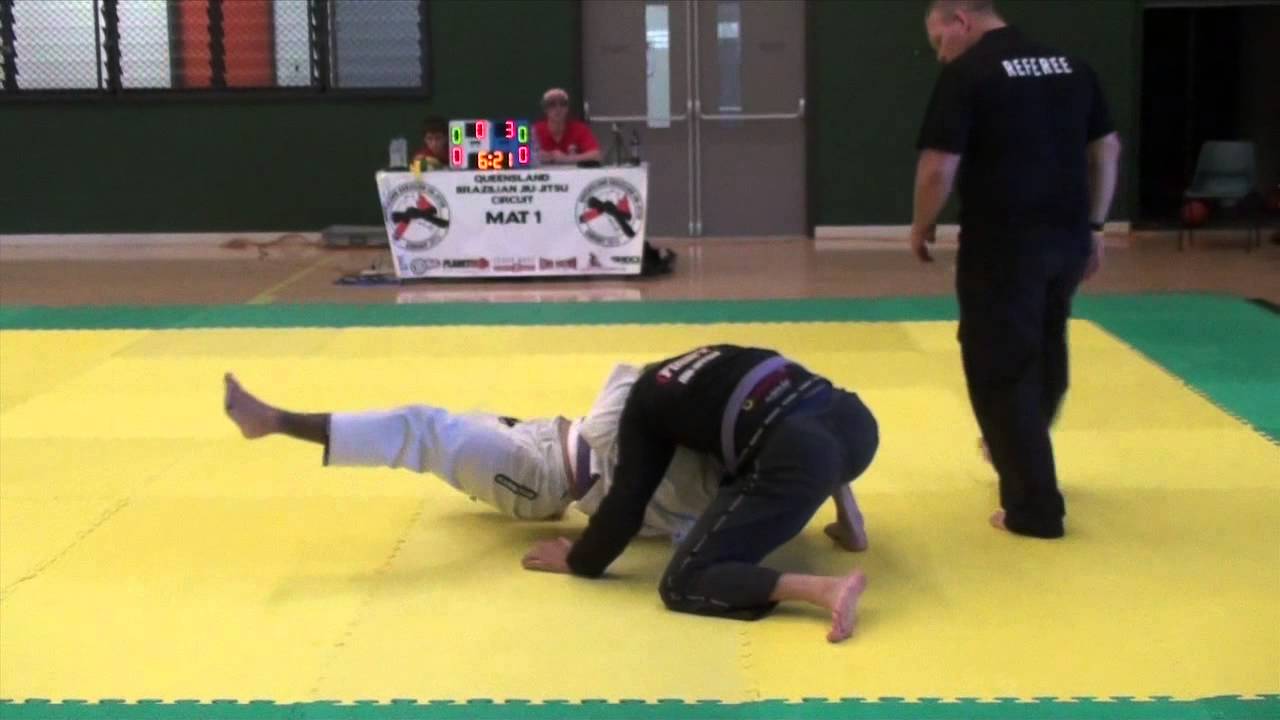 Allan Poppleton vs Tie Macedo - YouTube