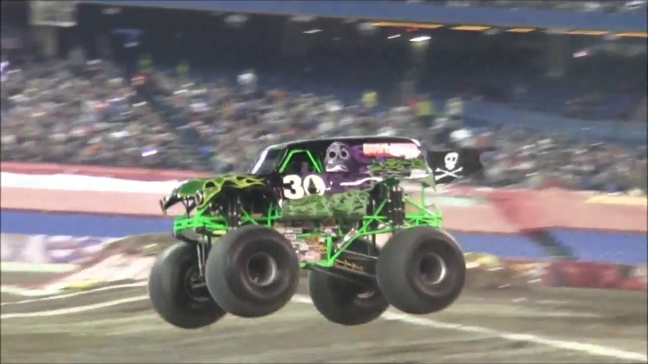 Monster Jam Toronto 2012 Sunday Racing Competition - YouTube