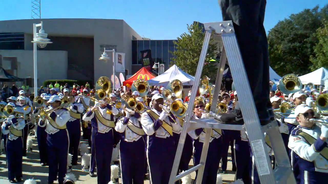 ECU Marching Pirates: New Run on and Fight song - YouTube