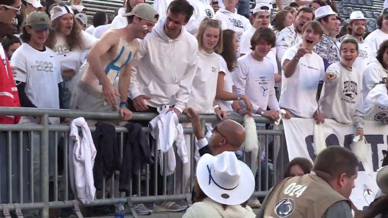 Penn State football arrives for White Out game against Minnesota - YouTube