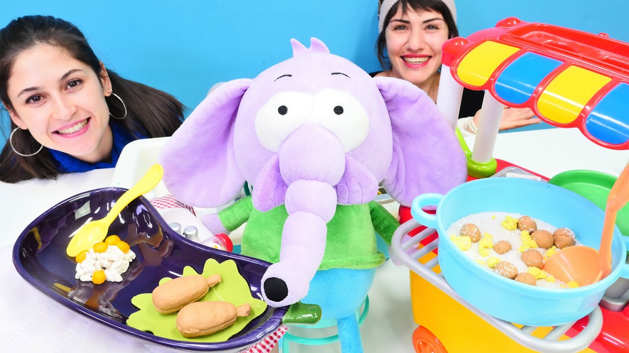 Oyuncak videoları. Kral Şakir fil Necati seyyar satıcıdan tavuklu pilav ...