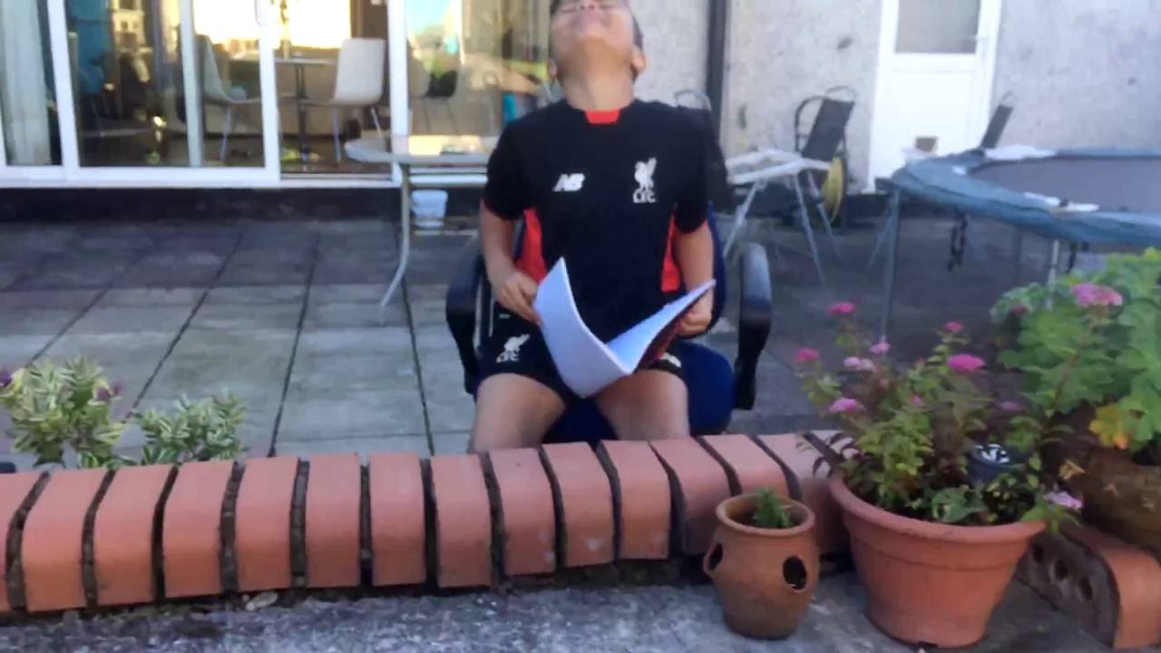 Types Of People At School [ Wannabe Roadman,Mean Girl,etc] - YouTube