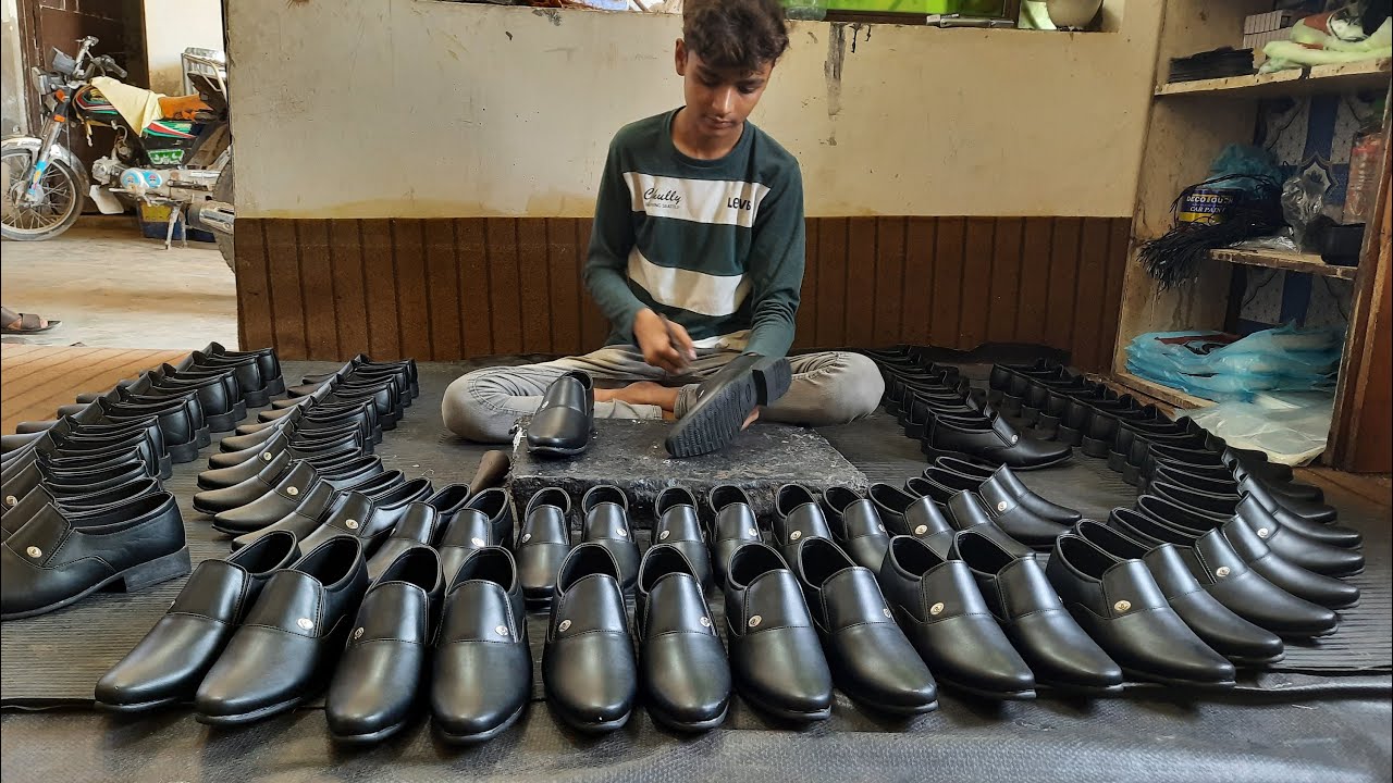 The process of making handmade shoe factory How It's Made - amazing ...