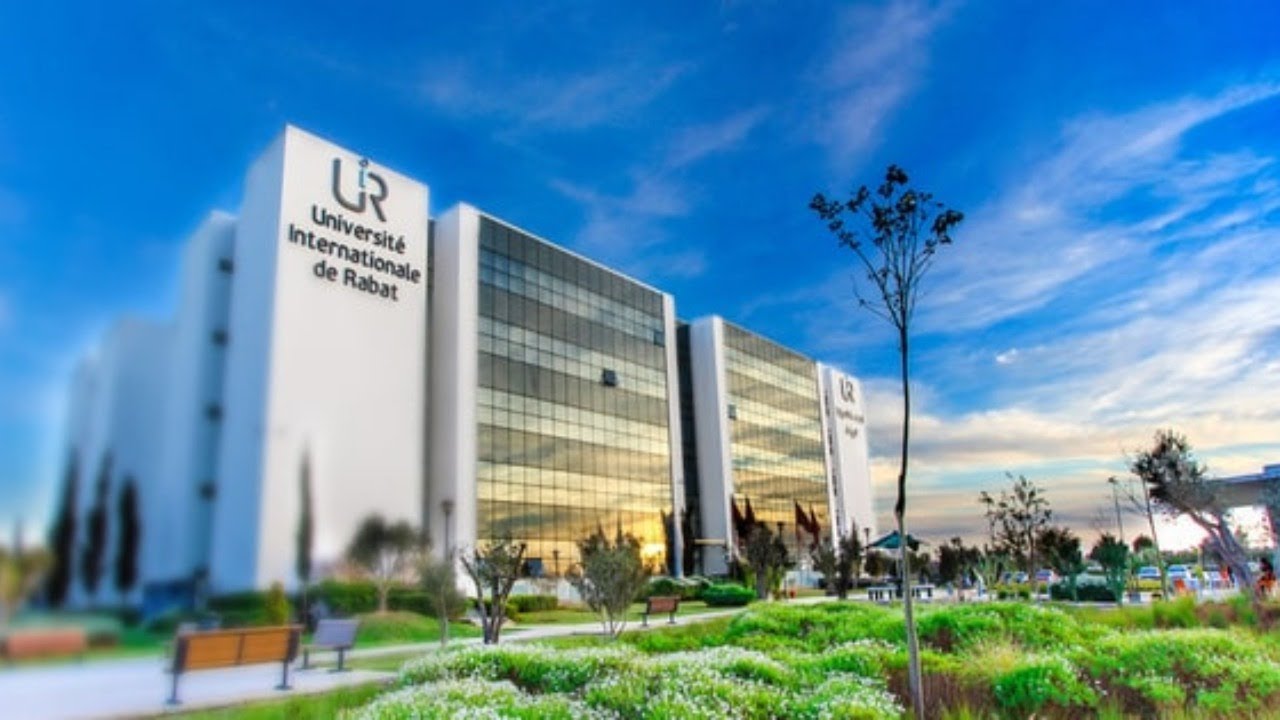 UIR - Rabat Business School - Mobilité Internationale - YouTube