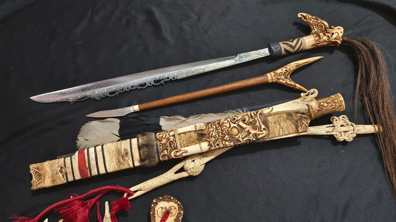 PEMBUTAN Mandau dayak KASTA KESATRIA motif kalteng Pesanan dari Sampit ...