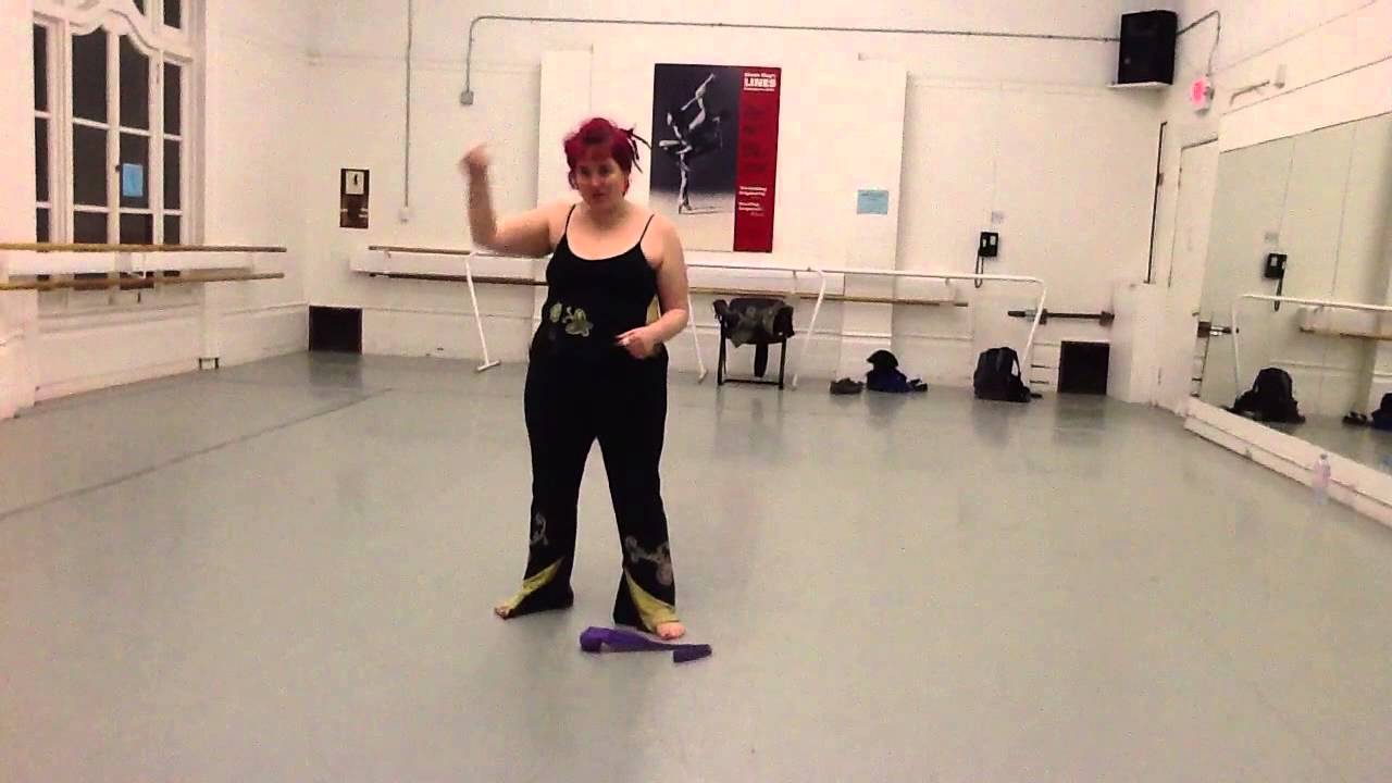 Poi Tutorial: One Minute Poi Lesson: Intro To Poi Isolations - YouTube