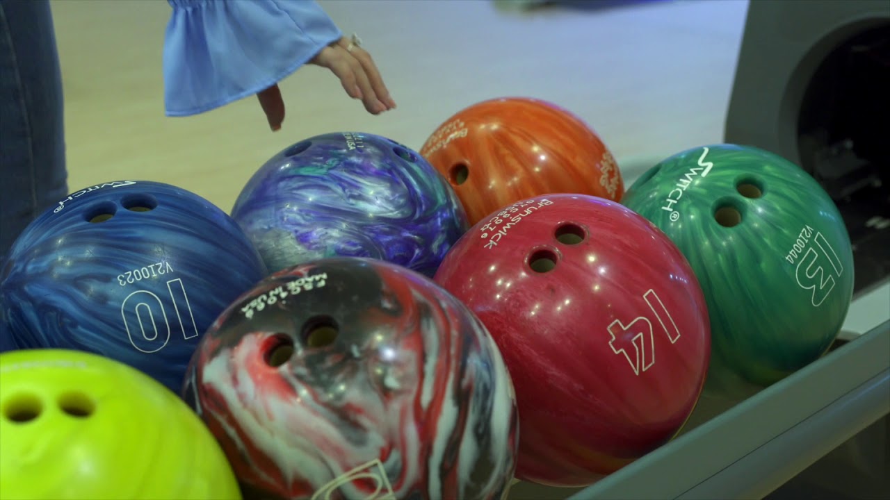 Country Club bowling - YouTube