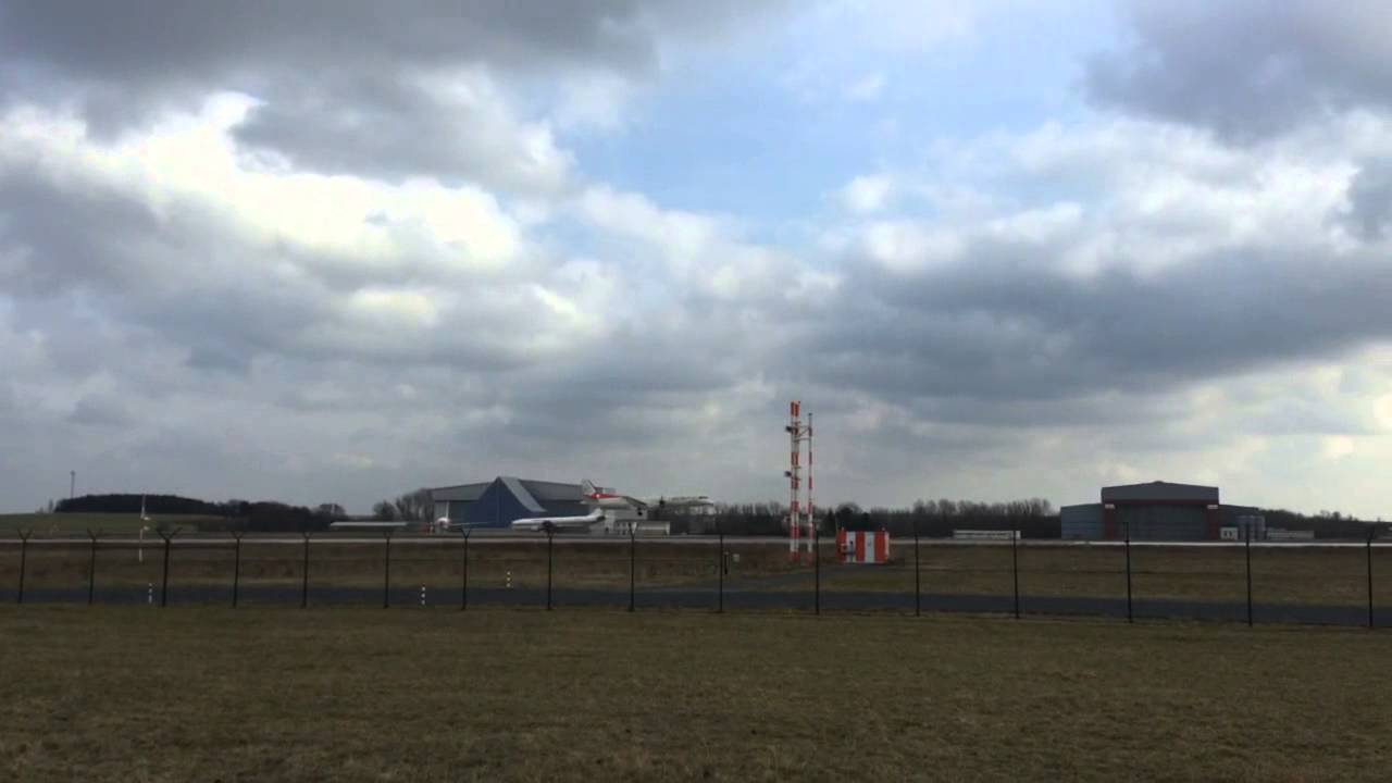 SAAB S20 landing at DRS - YouTube