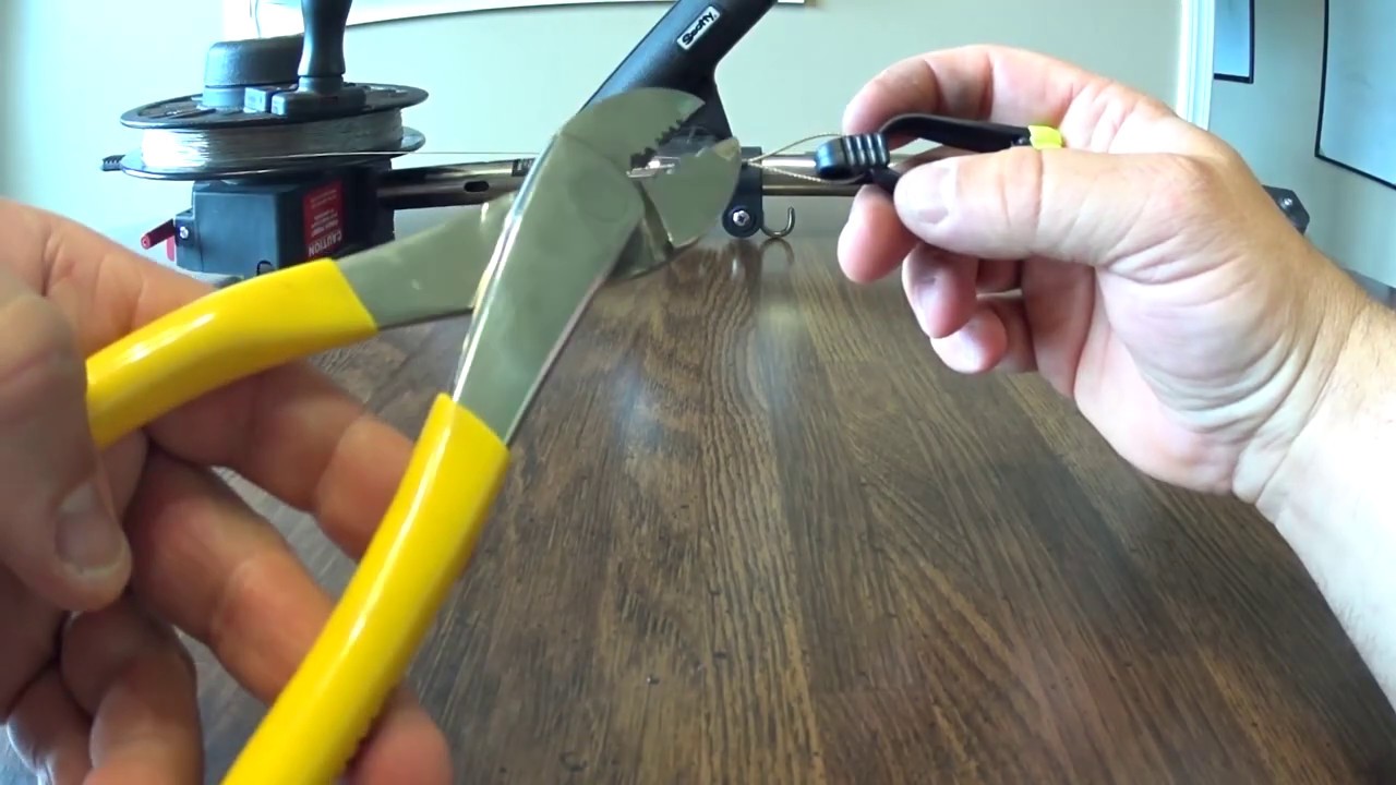 How to Change Out Release Clips - YouTube