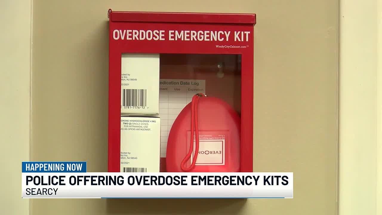 Police offering overdose emergency kits to businesses - YouTube