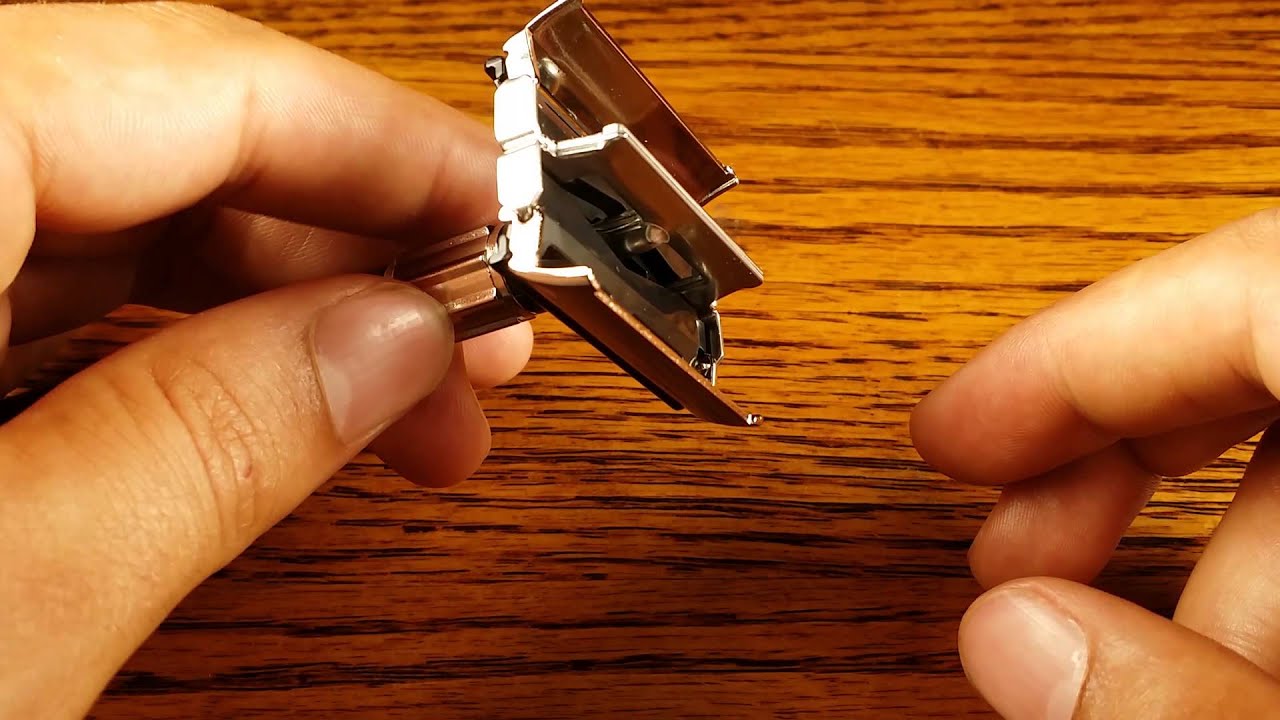 Feather Popular Twist to Open Safety Razor Review! - YouTube