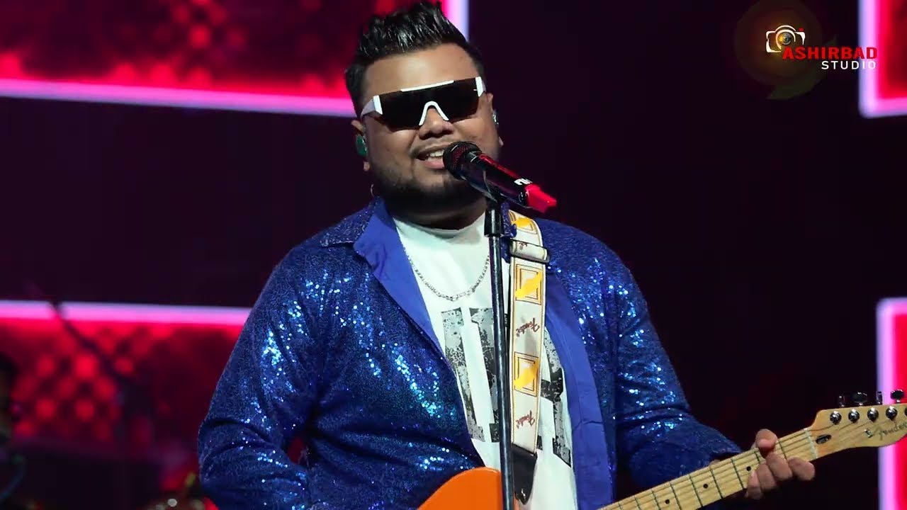 চলো অনেক দুরে যাই | Romantic Bengali Song | Anurag Halder Live Singing - YouTube Music