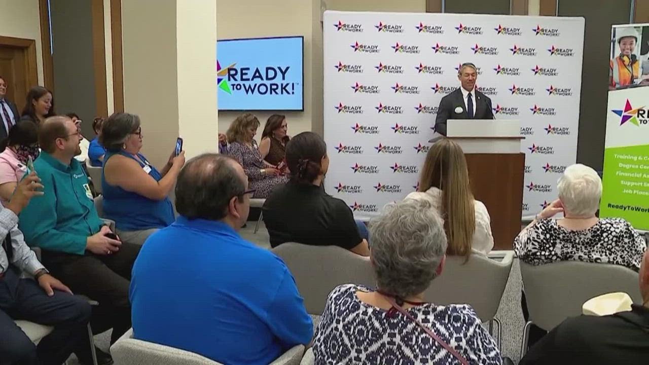 U.S. Secretary of Labor visits San Antonio - YouTube