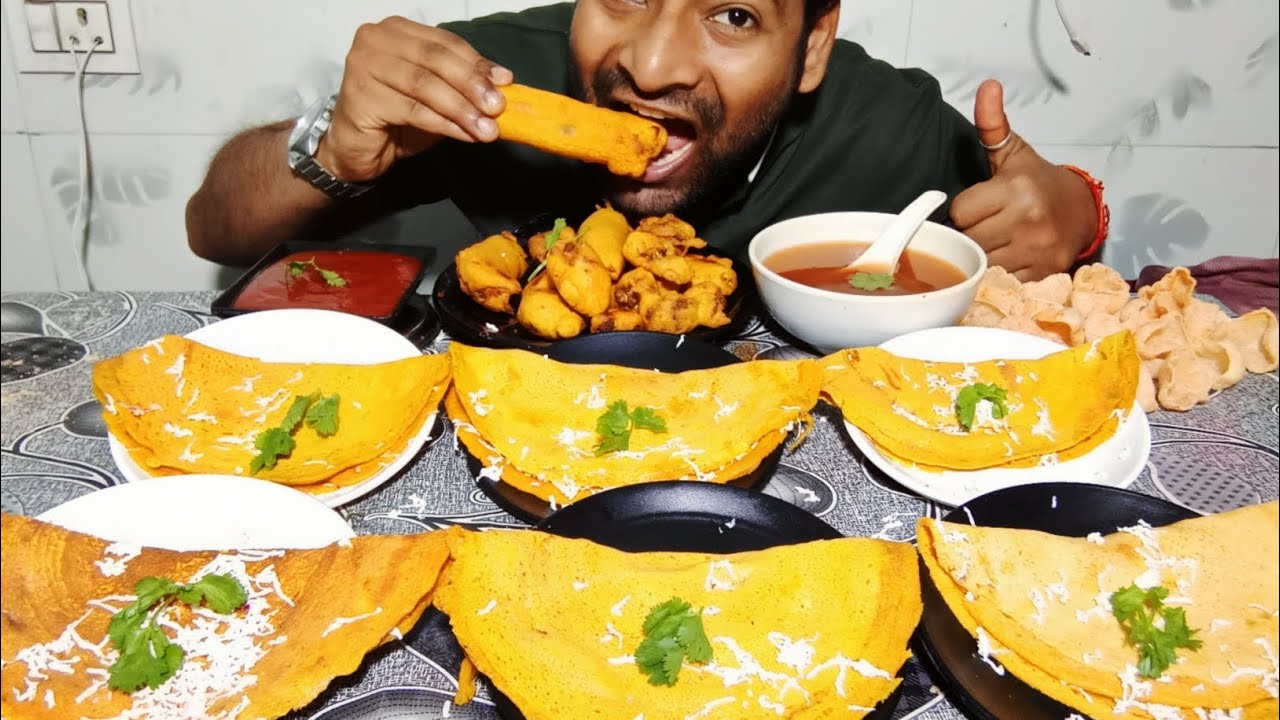 Eating Paneer Chilla | Eating Gobhi And Mirchi Pakora | Chatora ki ...