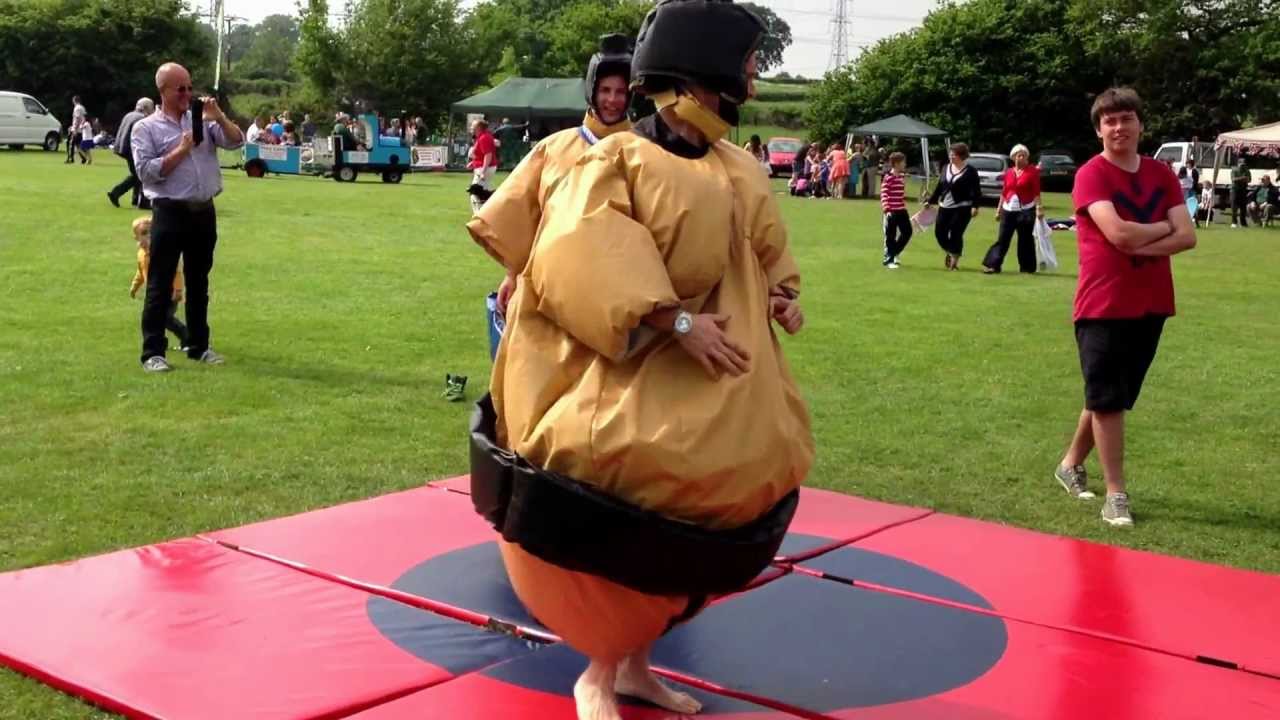 Matt & James' Sumo Showdown - YouTube