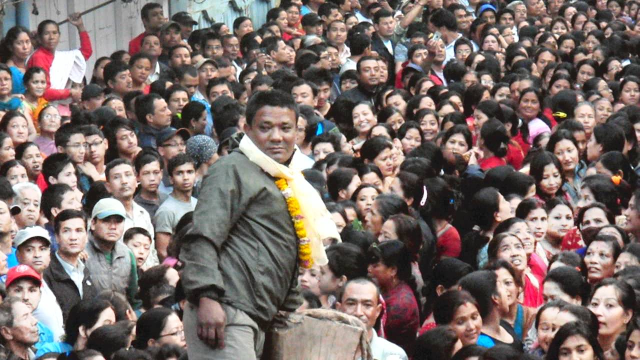 RED MACHHINDRANATH CHARIOT PULLING BY WOMEN ONLY -1 - YouTube