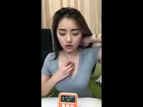 Taiwan 17 live  milk Yao beauty breast live sexy long legs
