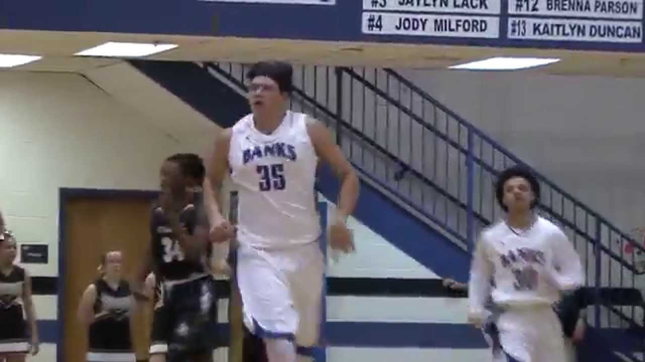 Banks Co SR Austin Venable Dunks - YouTube