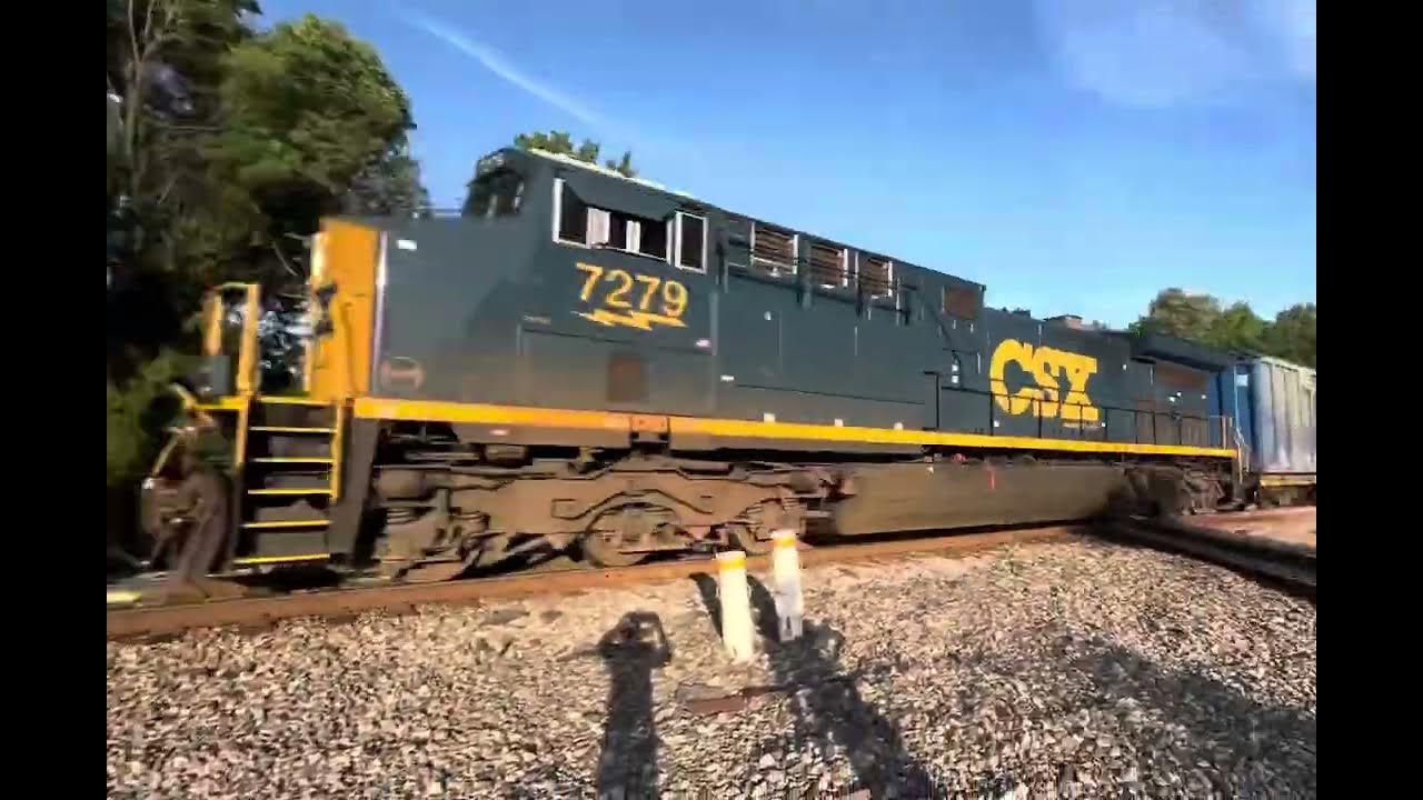 Fast Csx passing doswell with I think was an sd40-3 trailing second - YouTube