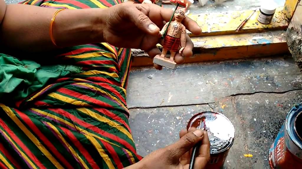 Women making Kondapalli Dolls - YouTube