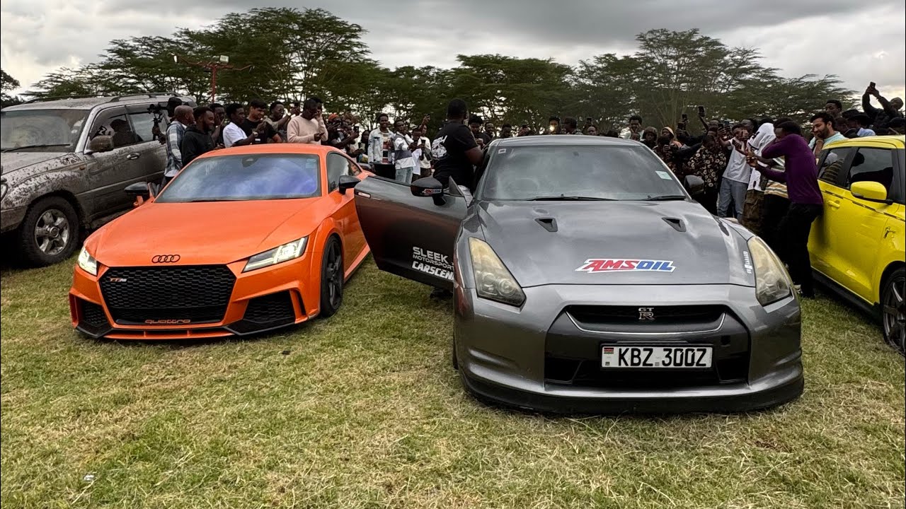 Our First CAR MEET Of The Year - YouTube