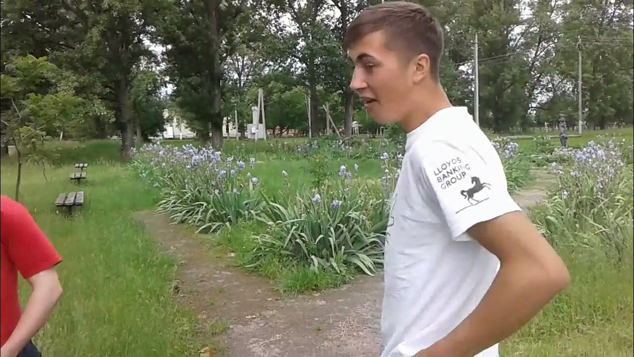 Дыбил снял трусы перед вентилятором батута - YouTube