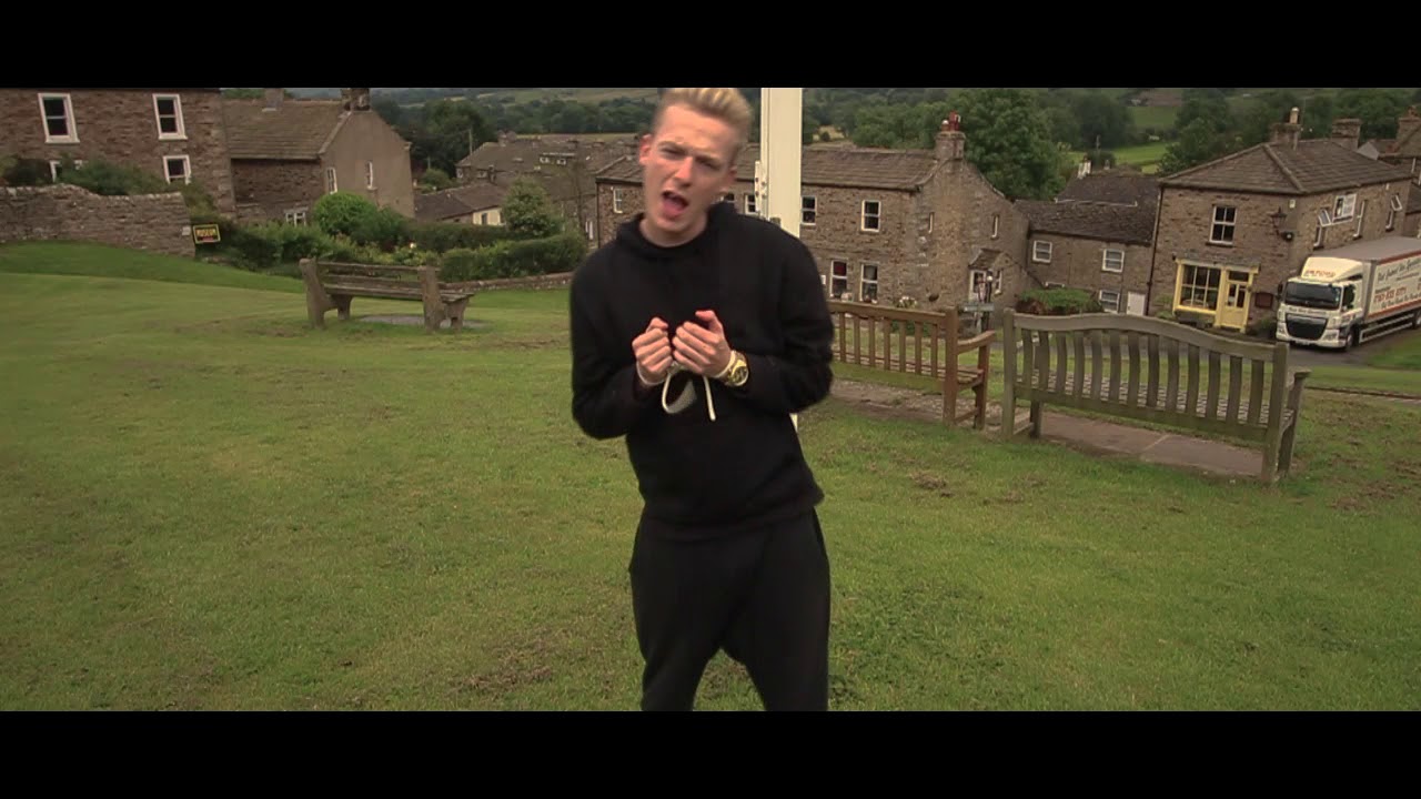 Oli Patto - Closer (Official Video) - YouTube