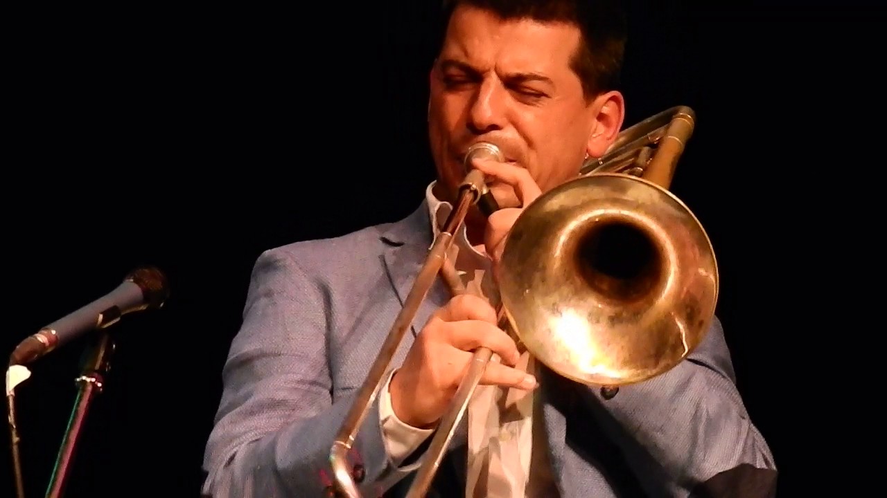 Víctor Correa concierto Strombone - YouTube