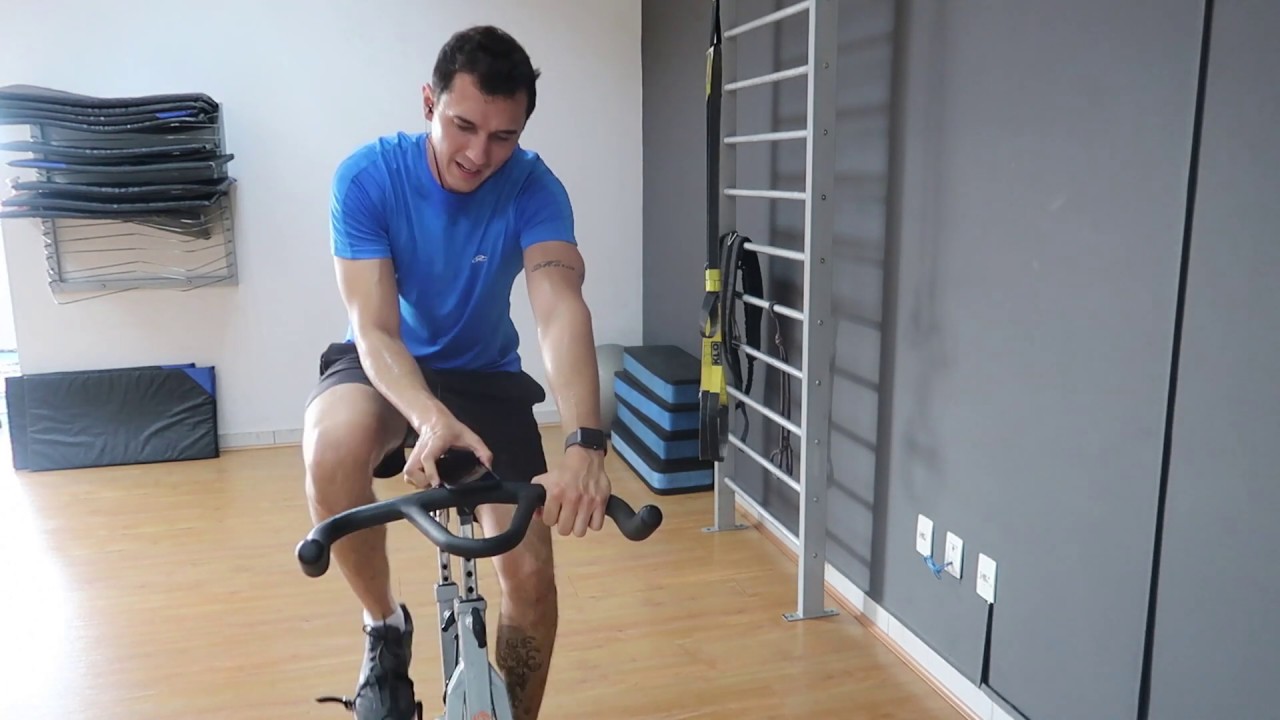 EMAGRECIMENTO EM 20 MIN - bike na academia - YouTube