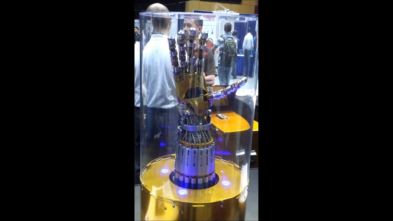 ReNeu Lab Trip to ICRA 2012: The Robonaut Hand - YouTube