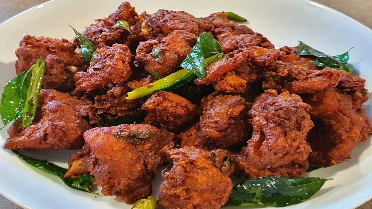 Chicken pakodi//చికెన్ పకోడి//How to make crispy chicken pakodi #sruthi ...