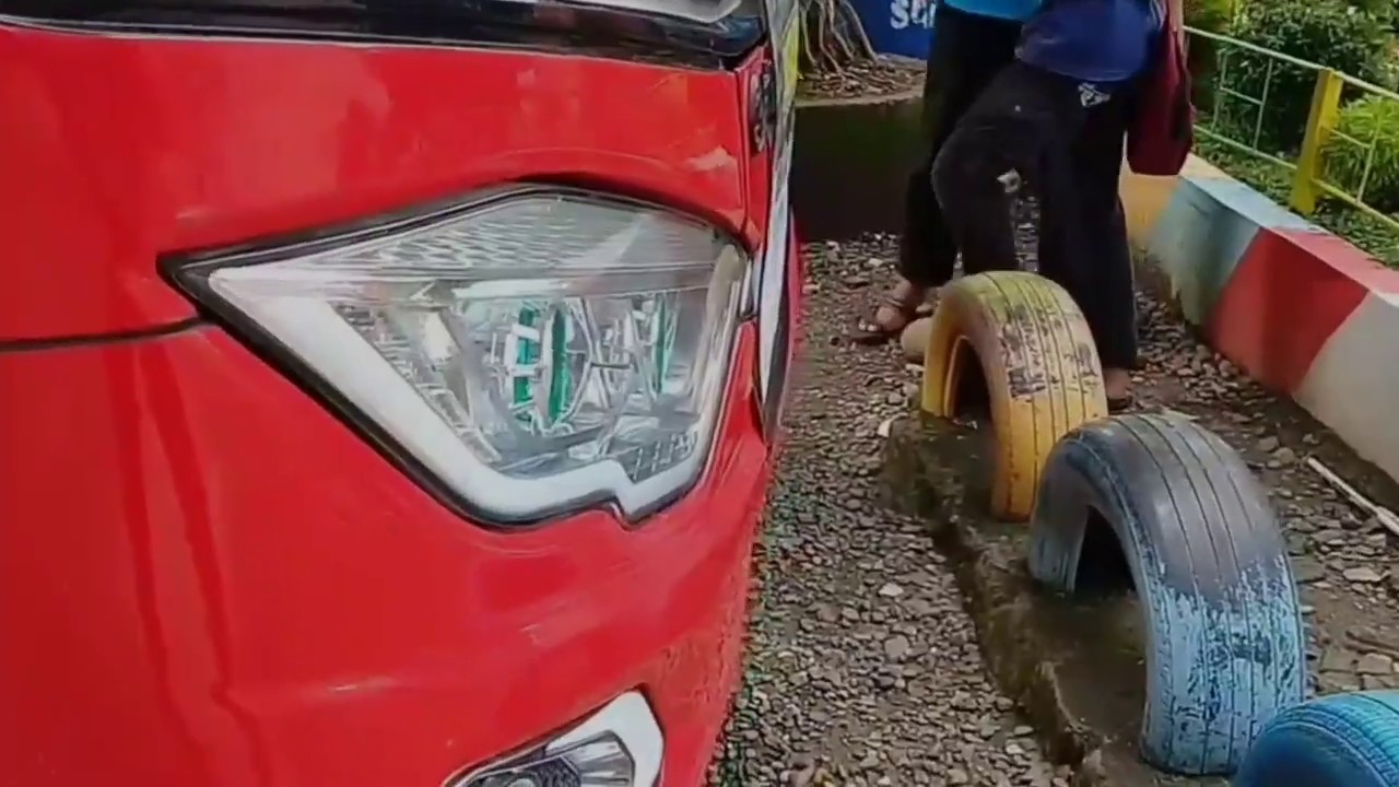 Cinematic Bus New Trans Saba - YouTube