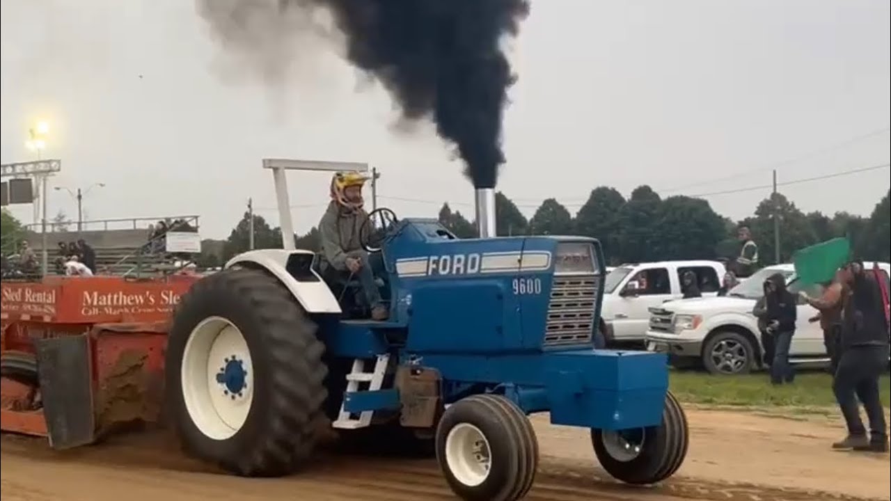 Paris Super Pull 10.5 ProFarm tractor pull - YouTube