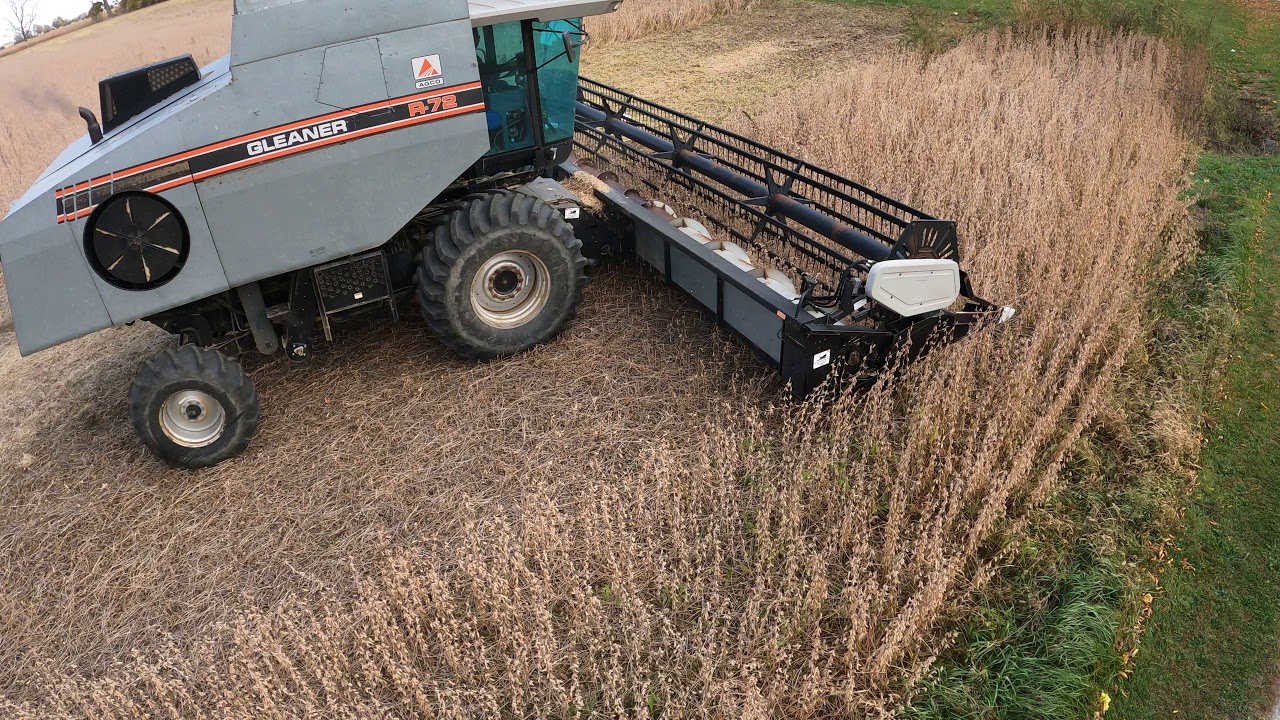 The Grey Beast - Powerful Sound - 1992 AGCO R72 Gleaner Combine ...