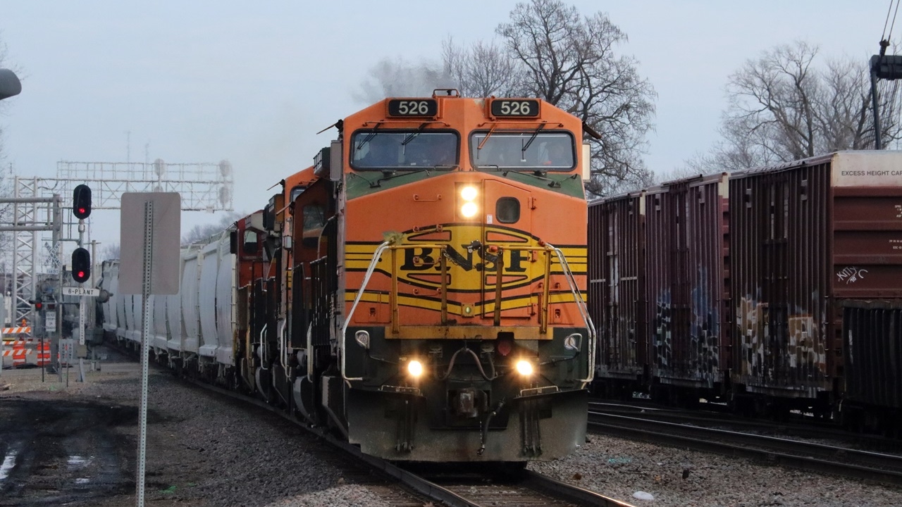 BNSF 526 Galesburg,IL 2/11/17 - YouTube