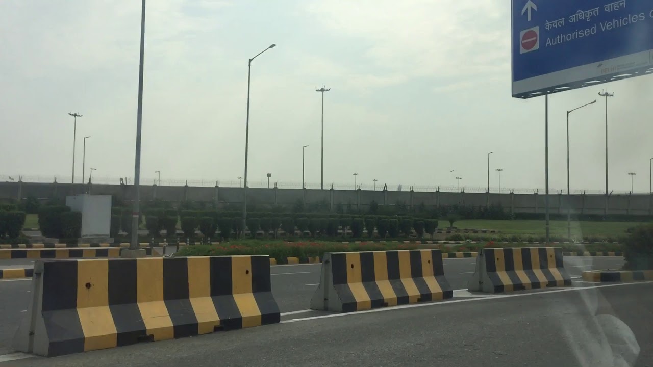Delhi Airport T3 - YouTube