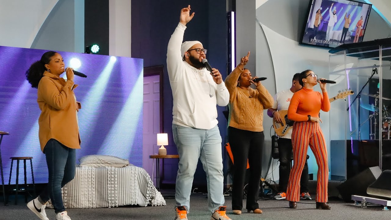 Gloria en La Casa- Pastor Gabriel Gauthier (Bilingue) - YouTube