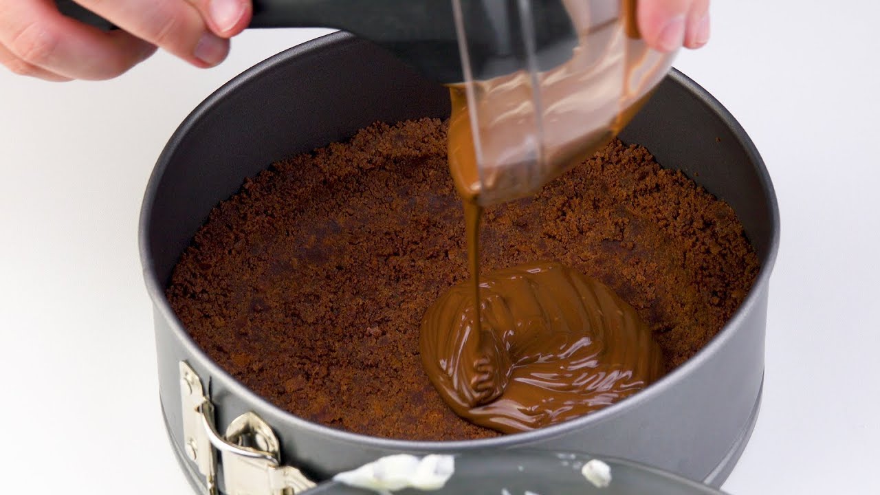 A Wonderfully Fun Stracciatella Cheesecake Recipe That Involves No Baking! - YouTube