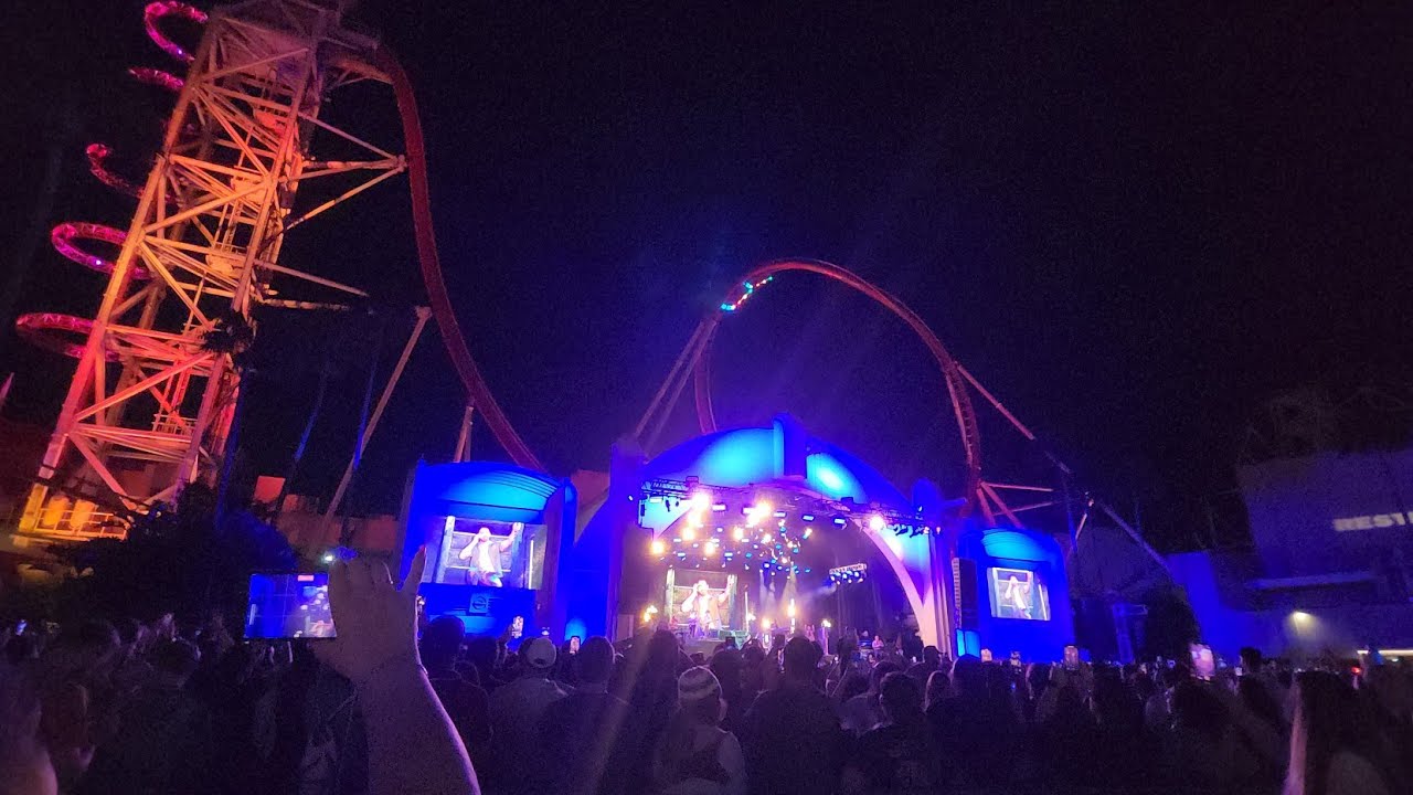 Joe Jonas LIVE Universal Studios Orlando - YouTube