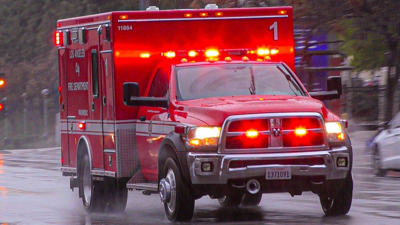 LAFD Rescue 9, Rescue 1, & Rescue 209 Transporting - YouTube