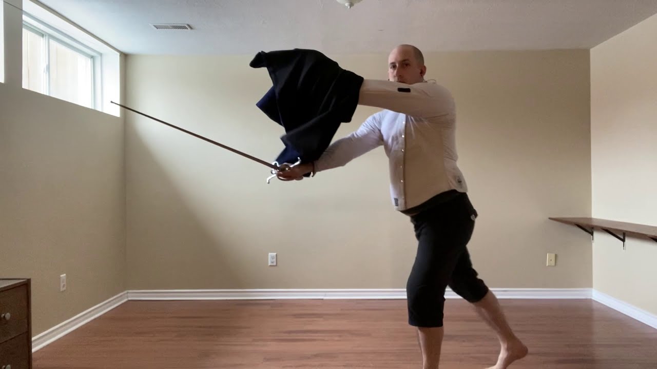 Porta di Ferro Stretta – Thrusts (Sword, Dagger, Cloak) - YouTube