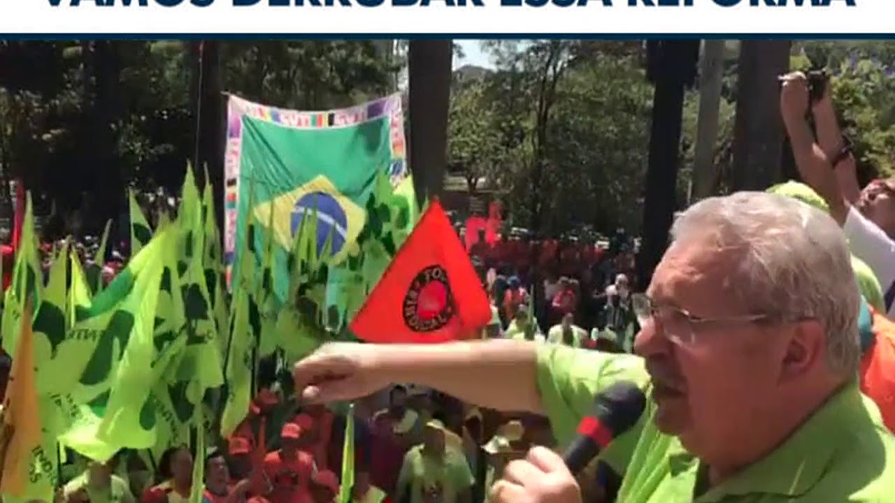 Presidente da CSB Antonio Neto discursa em protesto contra reformas do ...