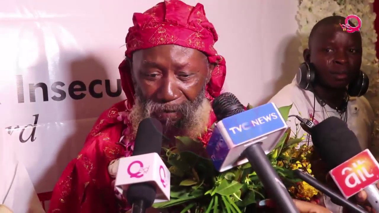 Guru Maharaj Ji speaks on churches and mosques - YouTube