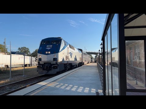 AMTK 59 Leads 58 City of New Orleans w/ Nice K5LA, Friendly Crew - YouTube